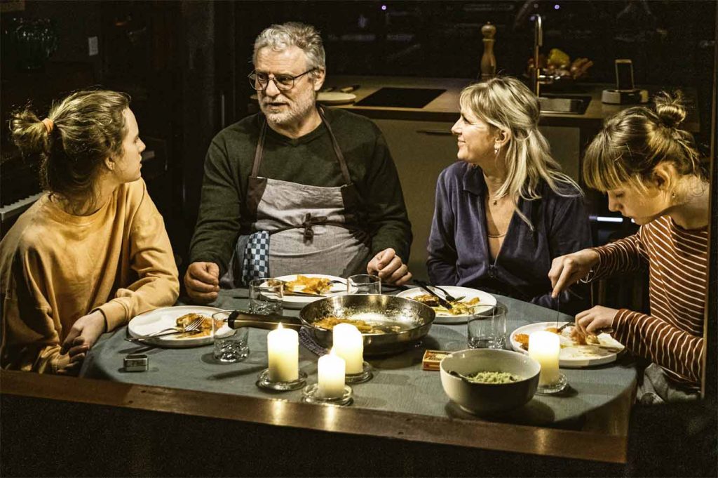 Milo-Rau-inszeniert-Familie-am-NTGent | Eberhard Spreng